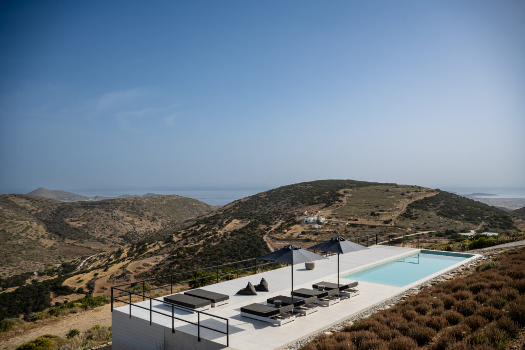 Moonhouse Paros: An Inspiring Vision Brought to Life - Travel & Lust